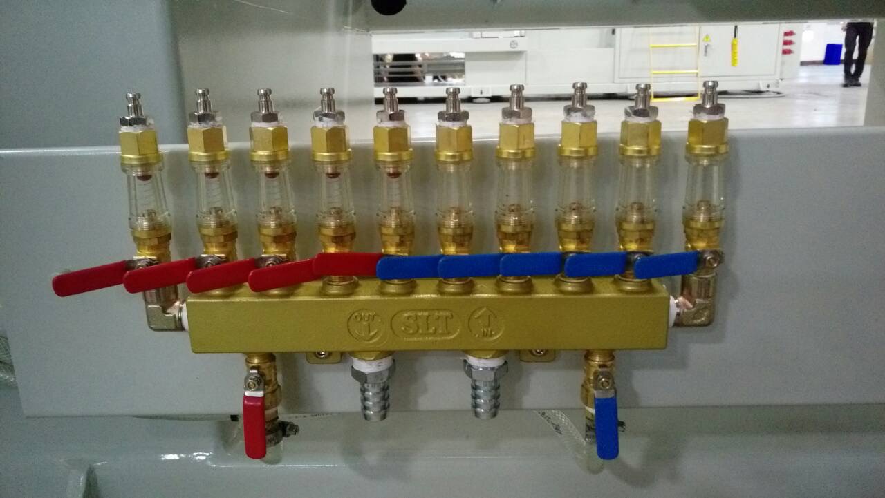 Liquid cooling coupler