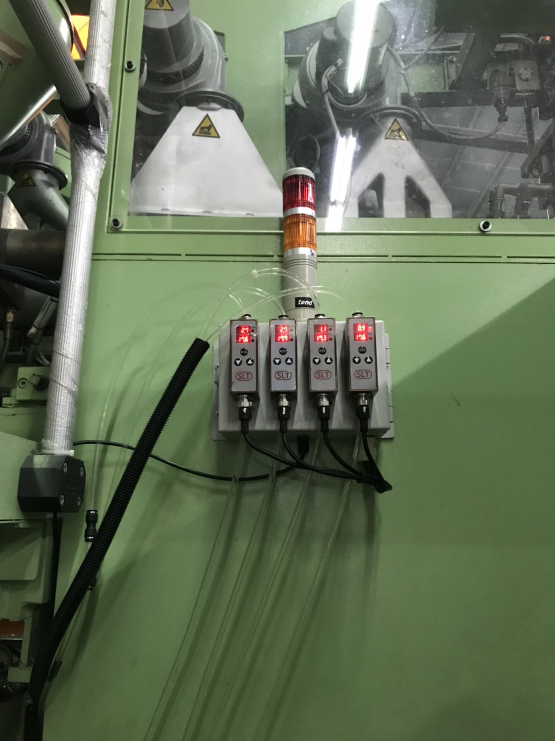 Liquid cooling coupler